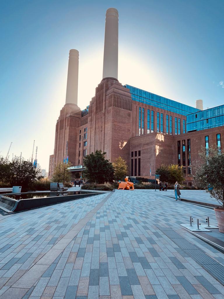 ‘Diamonds and Thrills’ debuts in London as ROX opens in historic ...